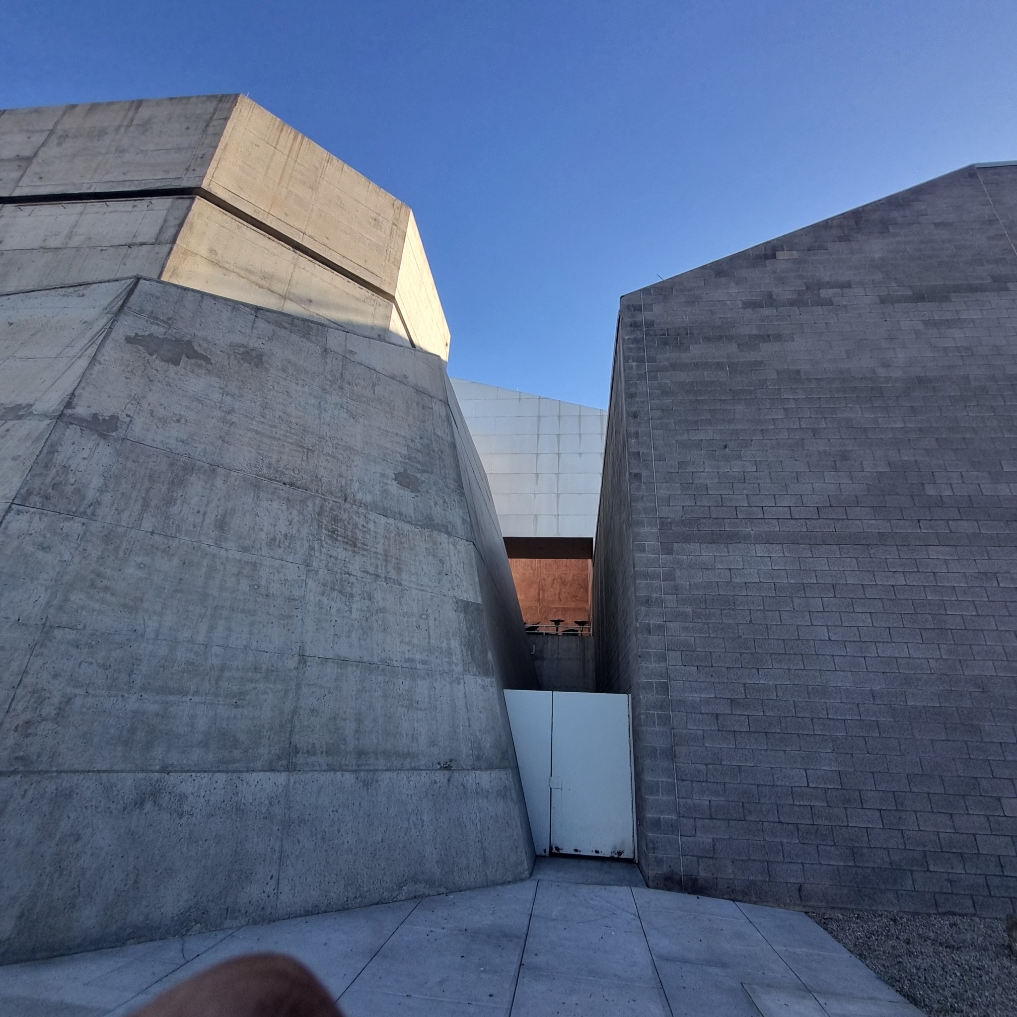 Two Buildings by Antoine Predock: Phoenix